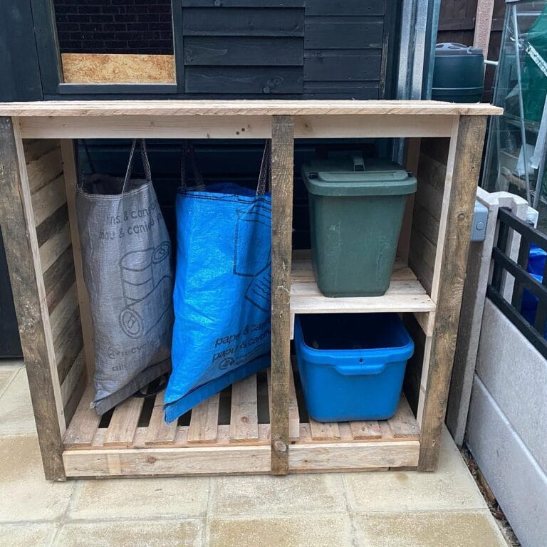 15+ DIY Pallet Deck Ideas to Create Stylish, Budget-Friendly Outdoor Spaces